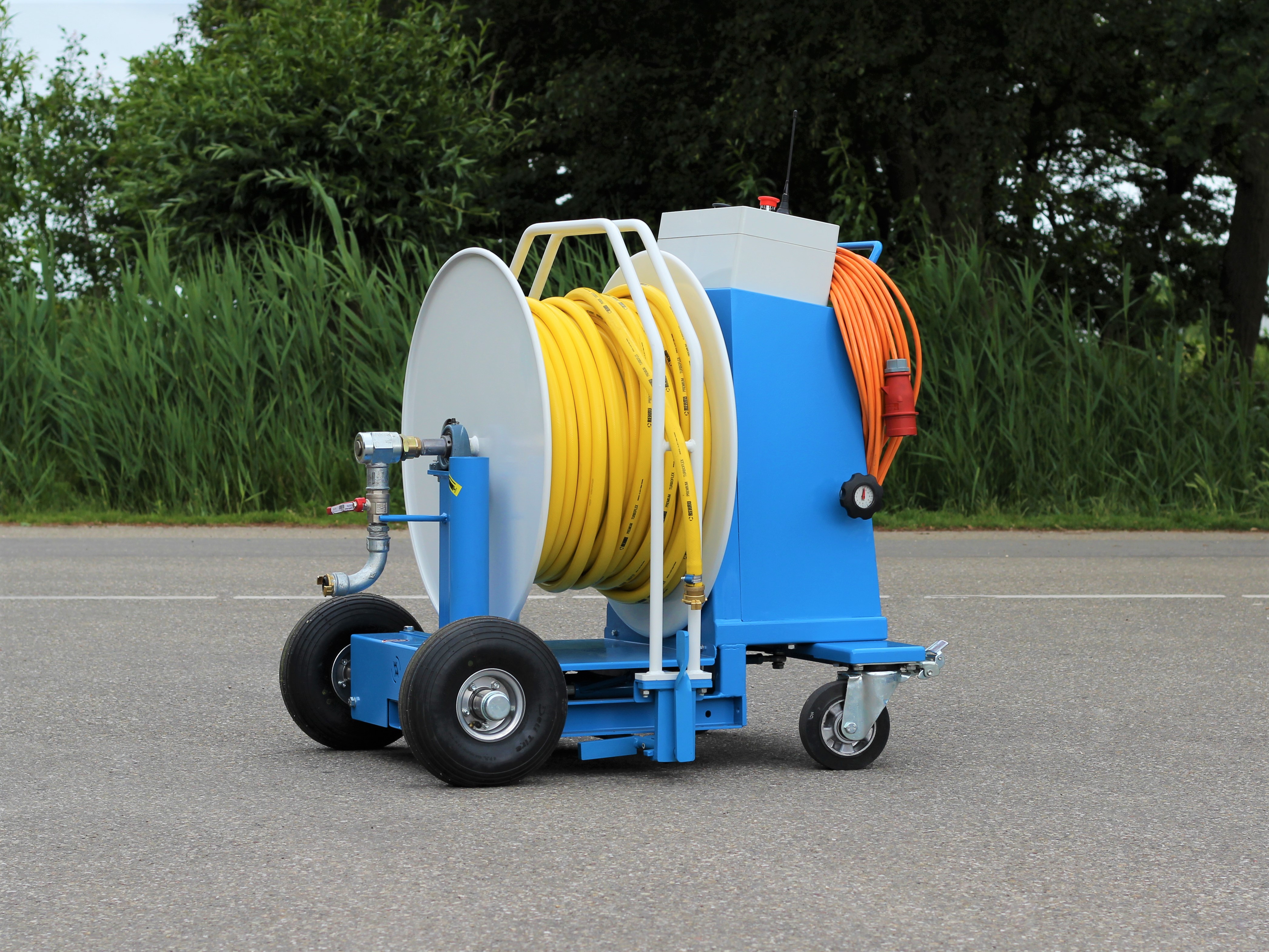 Electric hose reels remote controlled - Weterings Machinery - Weterings ...
